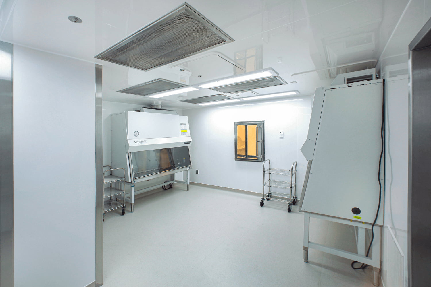 Food Industries. Arcoplast wet and dry cleanroom seamless primary ...