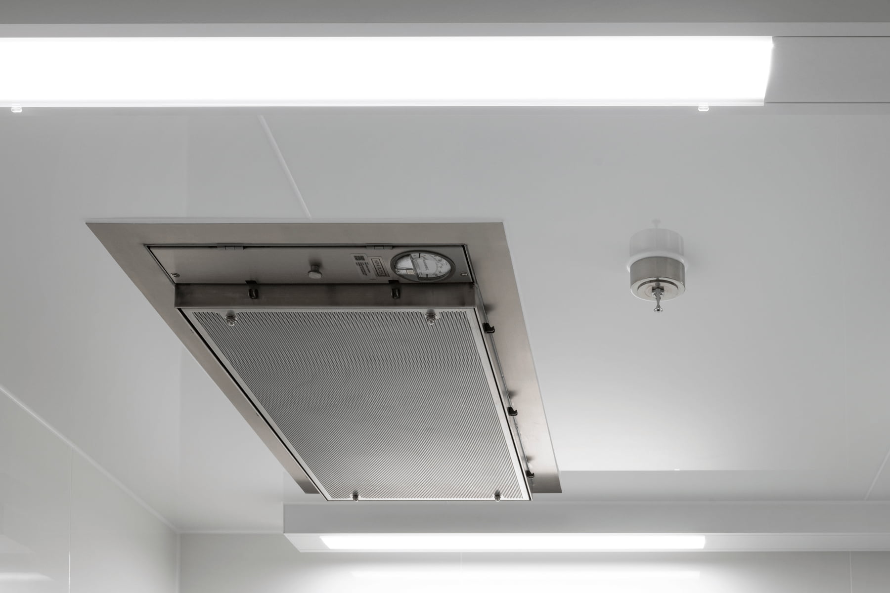 Arcoplast seamless primary barrier paneling systems, compliant to: BSL ...